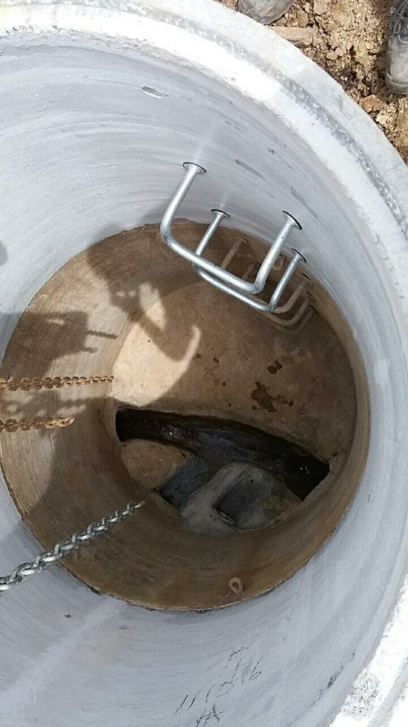 manhole_benching.jpg - Drainage NZ